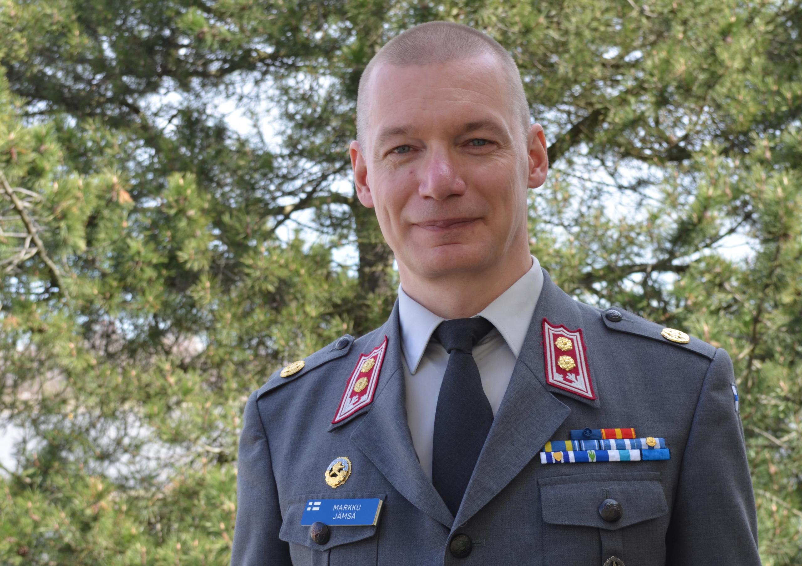 Vuoden upseeri everstiluutnantti (evp) Markku Jämsä - Upseeriliitto